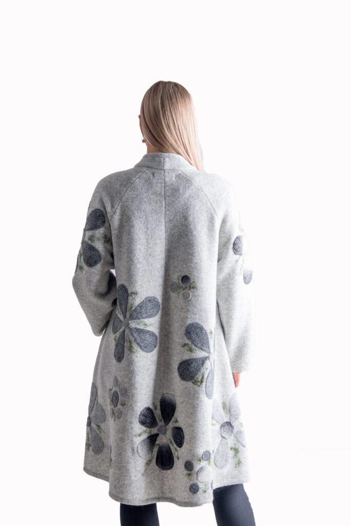 Kootud villane naiste kevad/sügismantel - Valent